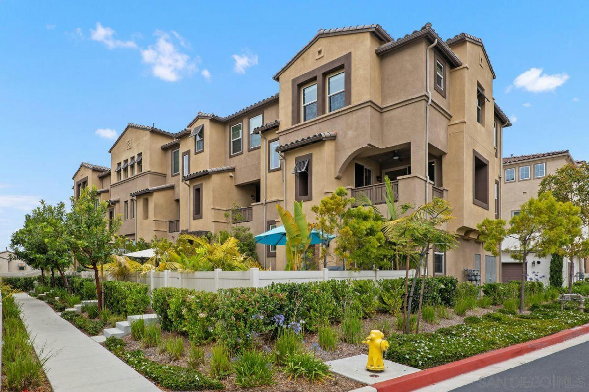 1136 VIA LUCERO, OCEANSIDE, CA 92056 Condo/Townhome For Sale | MLS ...